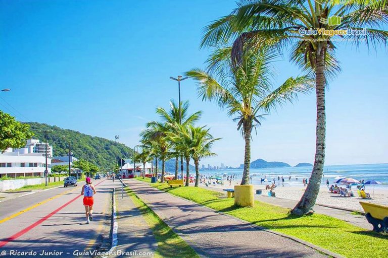 foto-praia-central-de-guaratuba-em-guaratuba-parana-brasil-foto-4628 ...