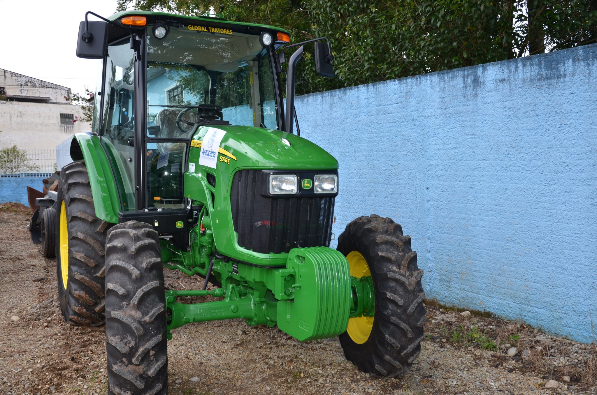 Novo trator e implementos beneficiarão produtores rurais na região do ...